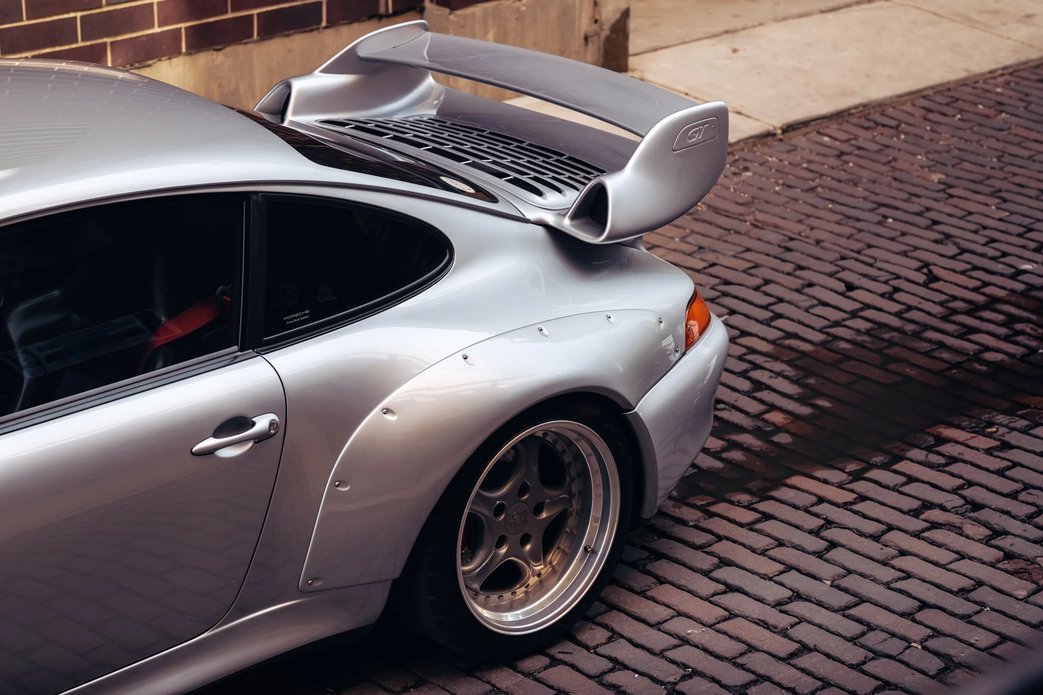 Porsche 993 GT2 Downtown Chicago — Jeremy Cliff Automotive Photography