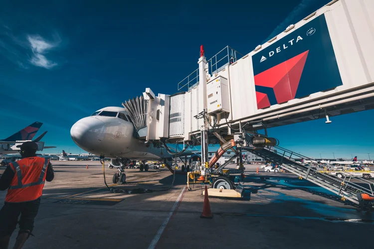 Autonomous Passenger Boarding Bridge (PBB) & Automated Pilot Parking ...