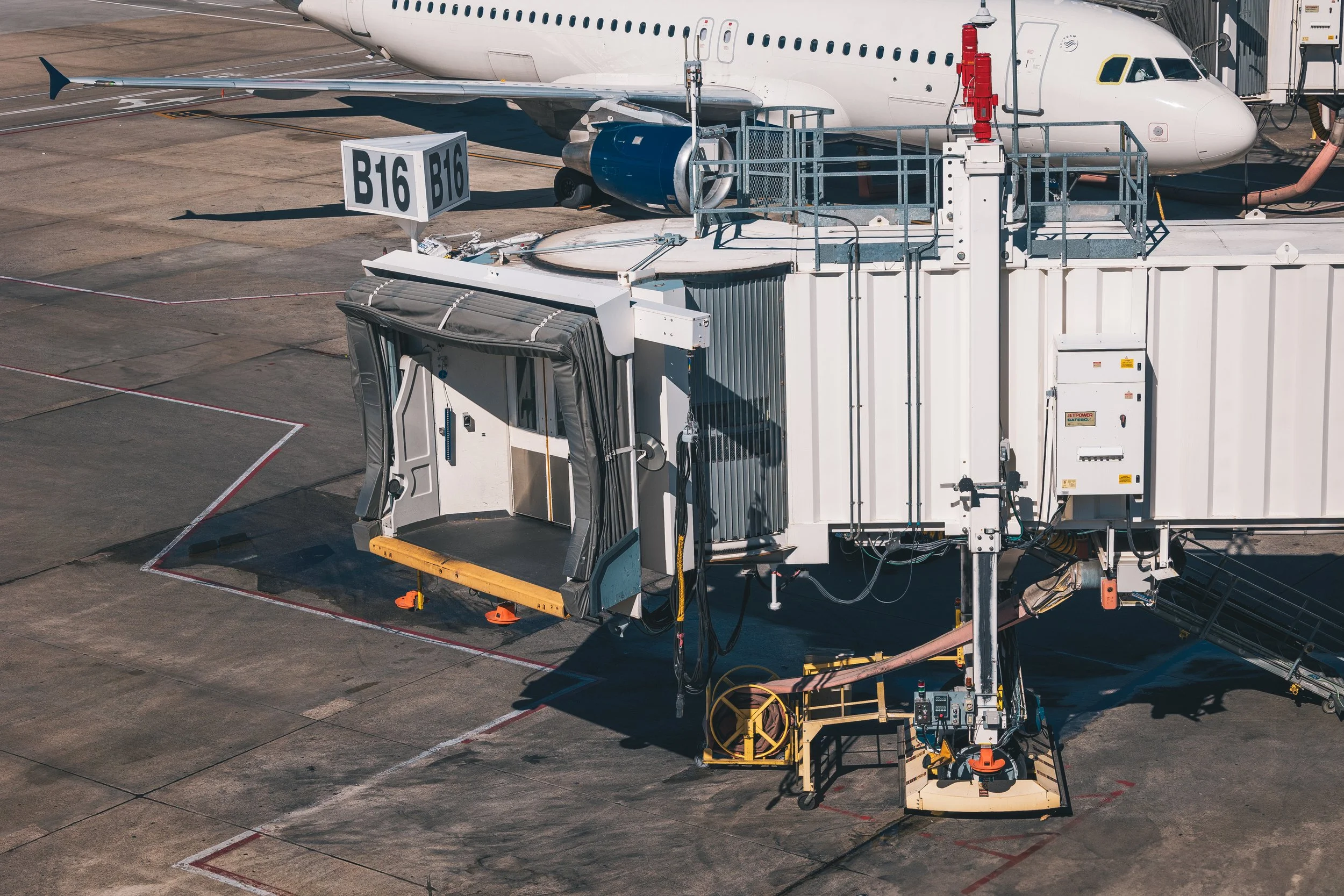 Autonomous Passenger Boarding Bridge (PBB) & Automated Pilot Parking ...