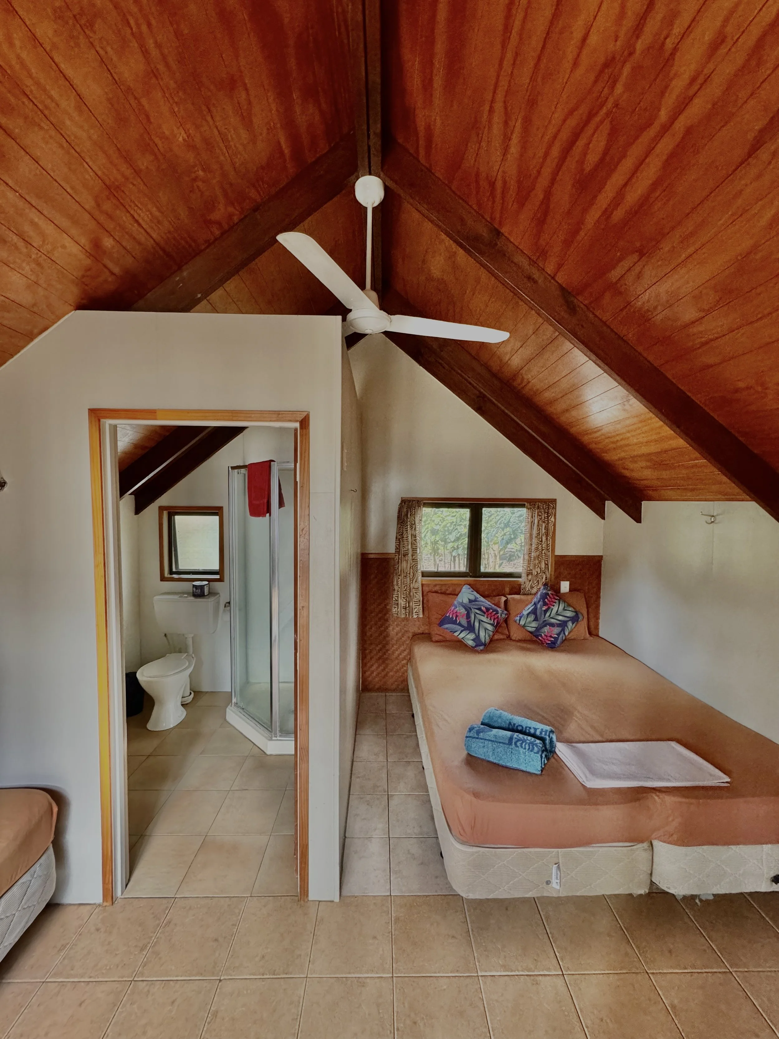 Beachfront Complex — Rarotonga Backpackers | Beachfront Accommodation ...