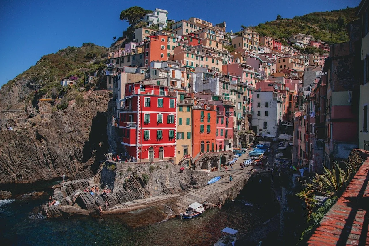 A Journey through the towns of Cinque Terre: Riomaggiore — eCKsplorer
