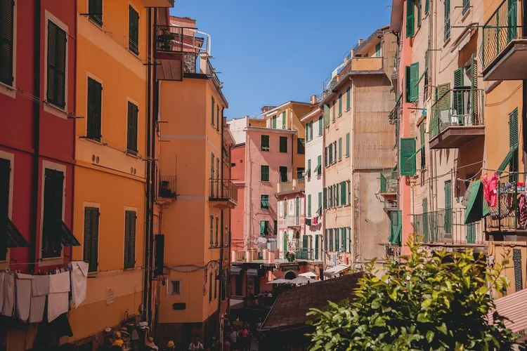 A Journey through the towns of Cinque Terre: Riomaggiore — eCKsplorer