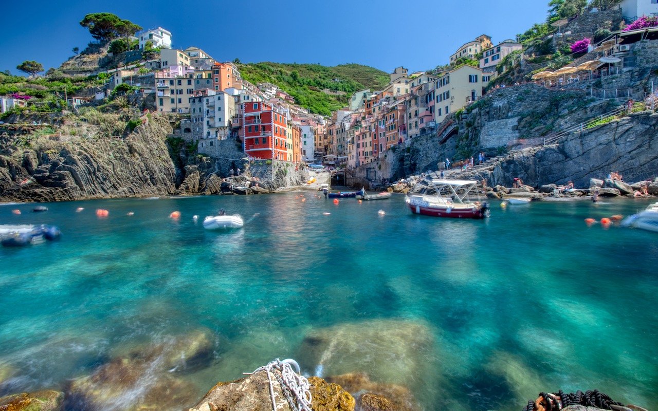 A Journey through the towns of Cinque Terre: Riomaggiore — eCKsplorer