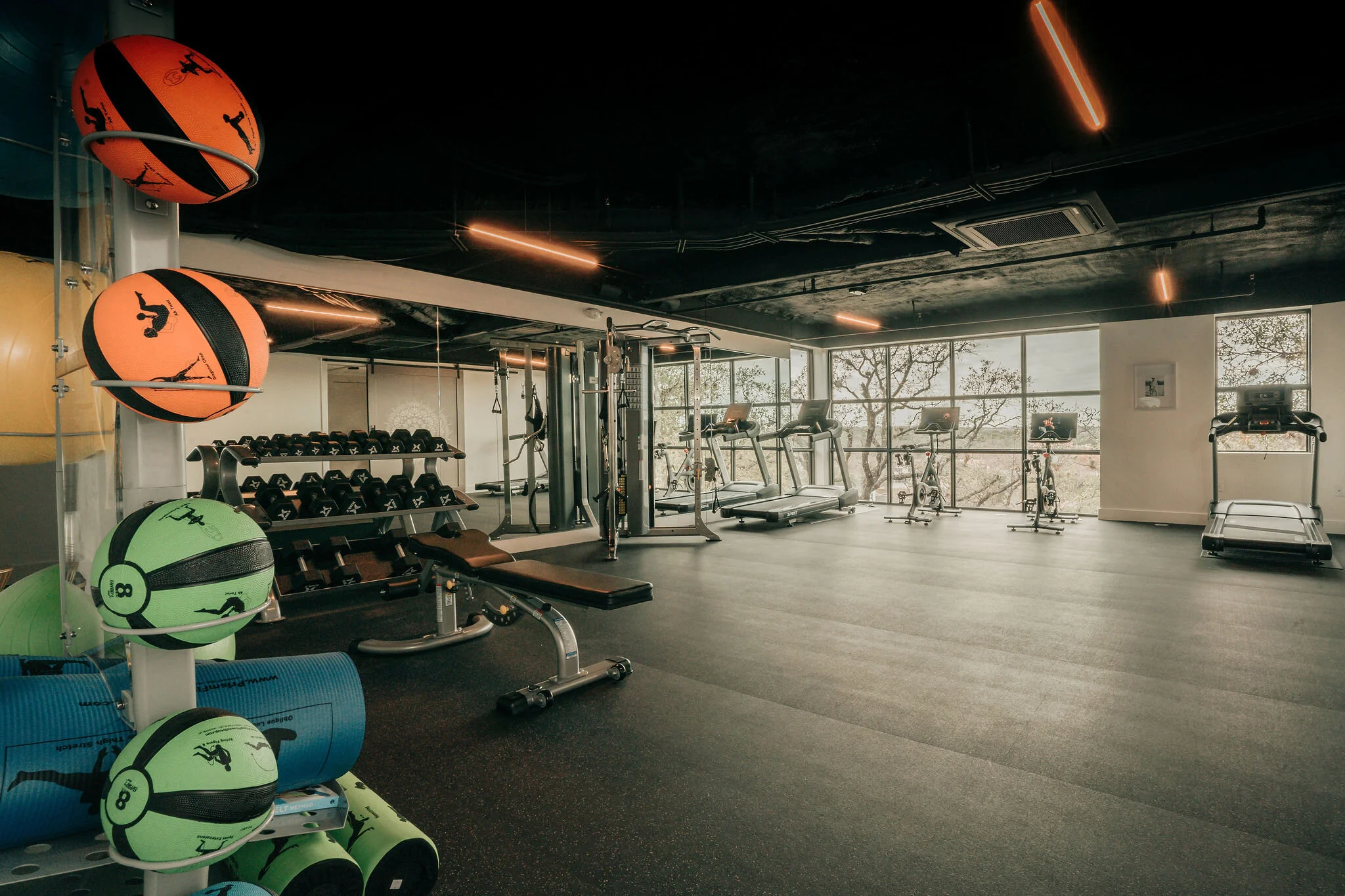 Amenities — Colton House Hotel