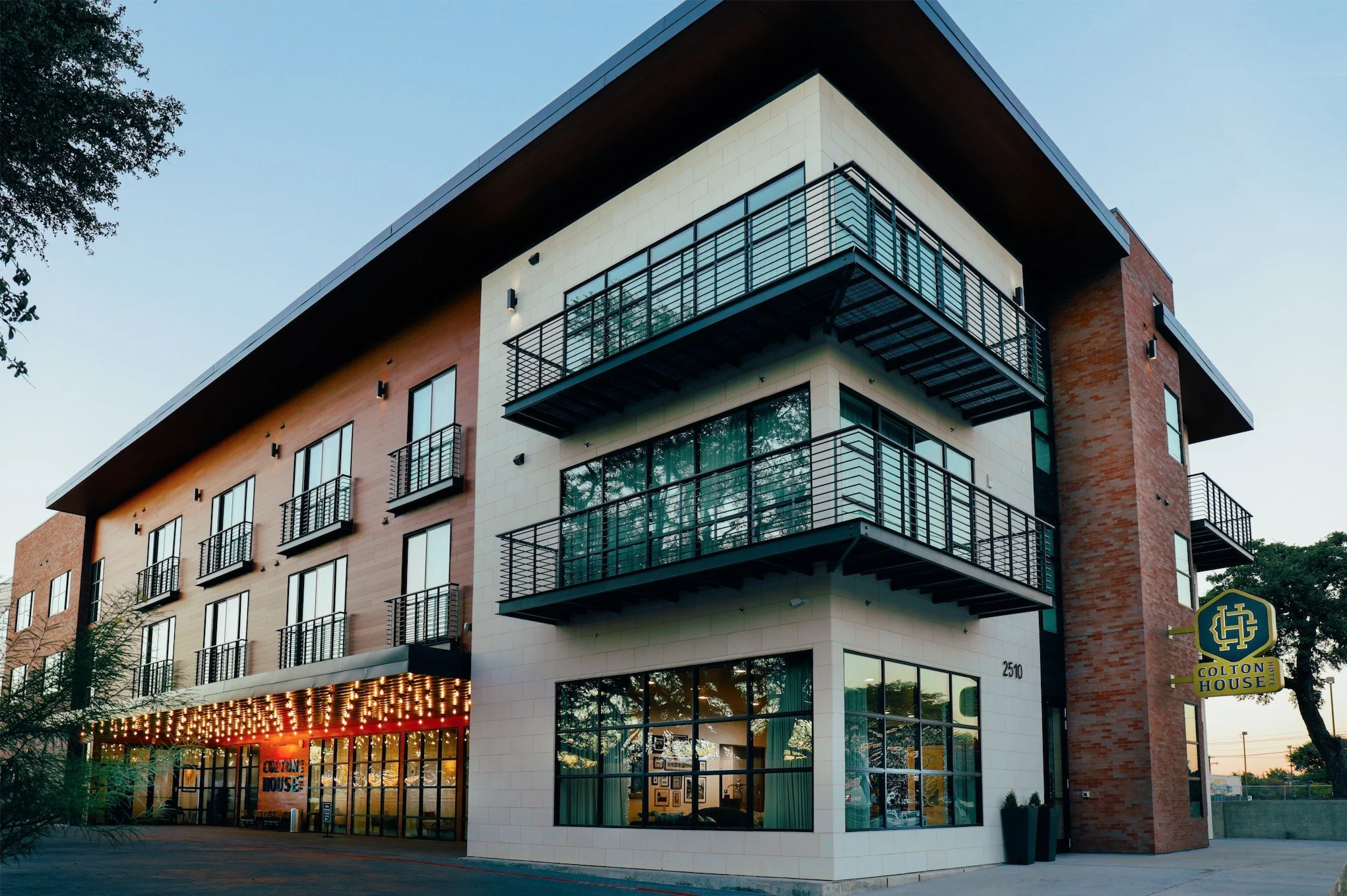 Colton House Hotel: Luxury Boutique Hotel in Austin