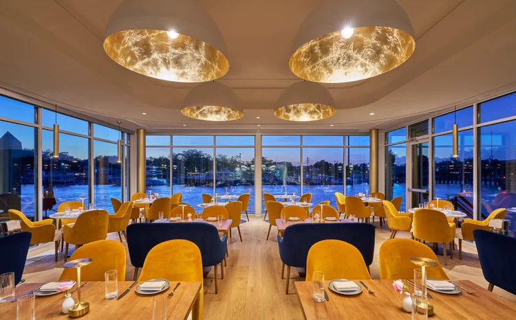 THE COMMODORE CLUB