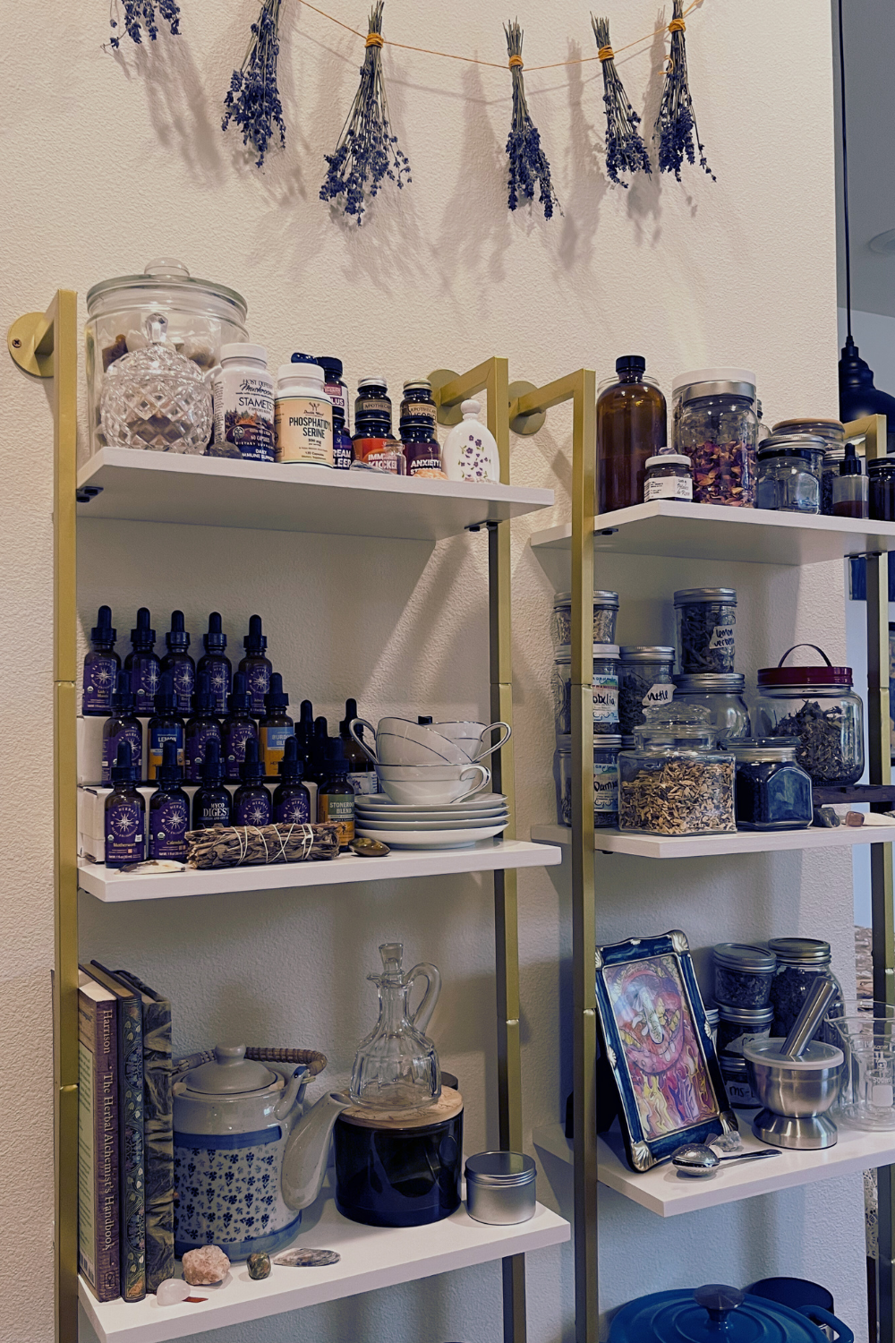 How to Create an Herbal Altar: Essential Tips for Crafting a Spiritual ...