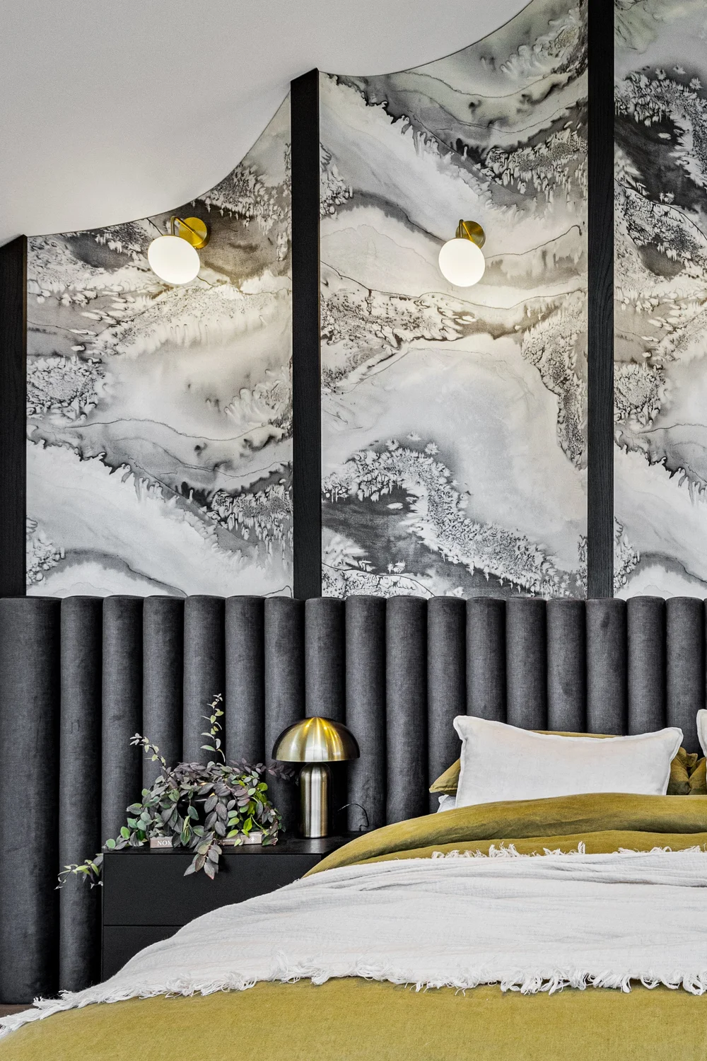 TUI HOUSE I WEST HARBOUR — Suede and Stone