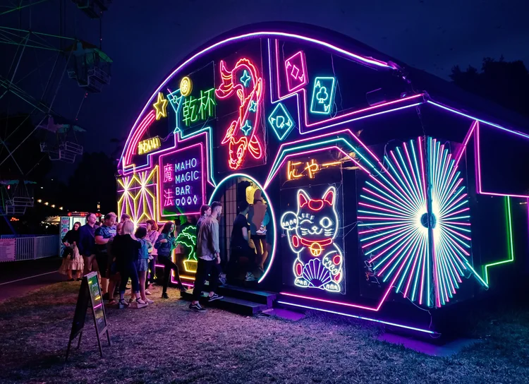 Maho Magic Bar | Part show, part bar, all magic!