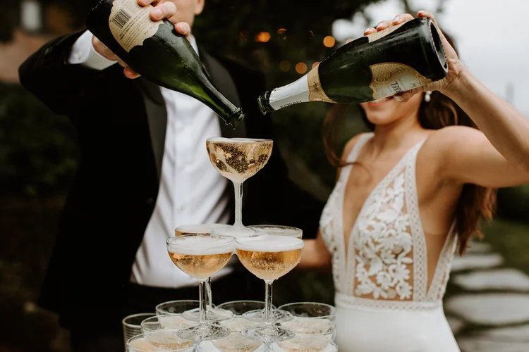 Chic & Modern Neutral Wedding in the Columbia Gorge — J29 EVENTS