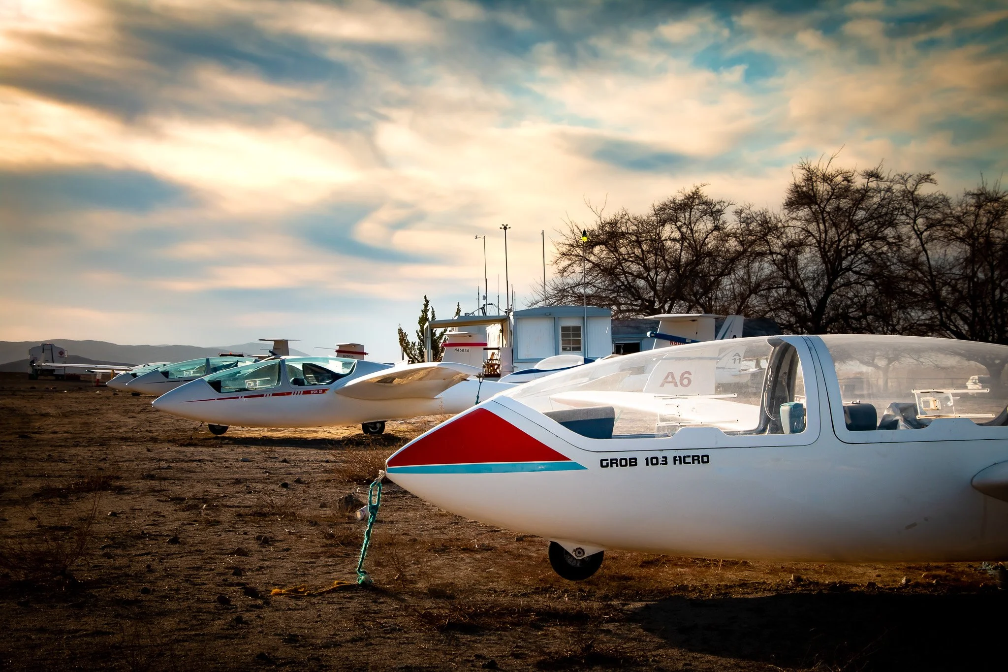 Pilot Services — Soaring Academy - Southern California Glider Flight School