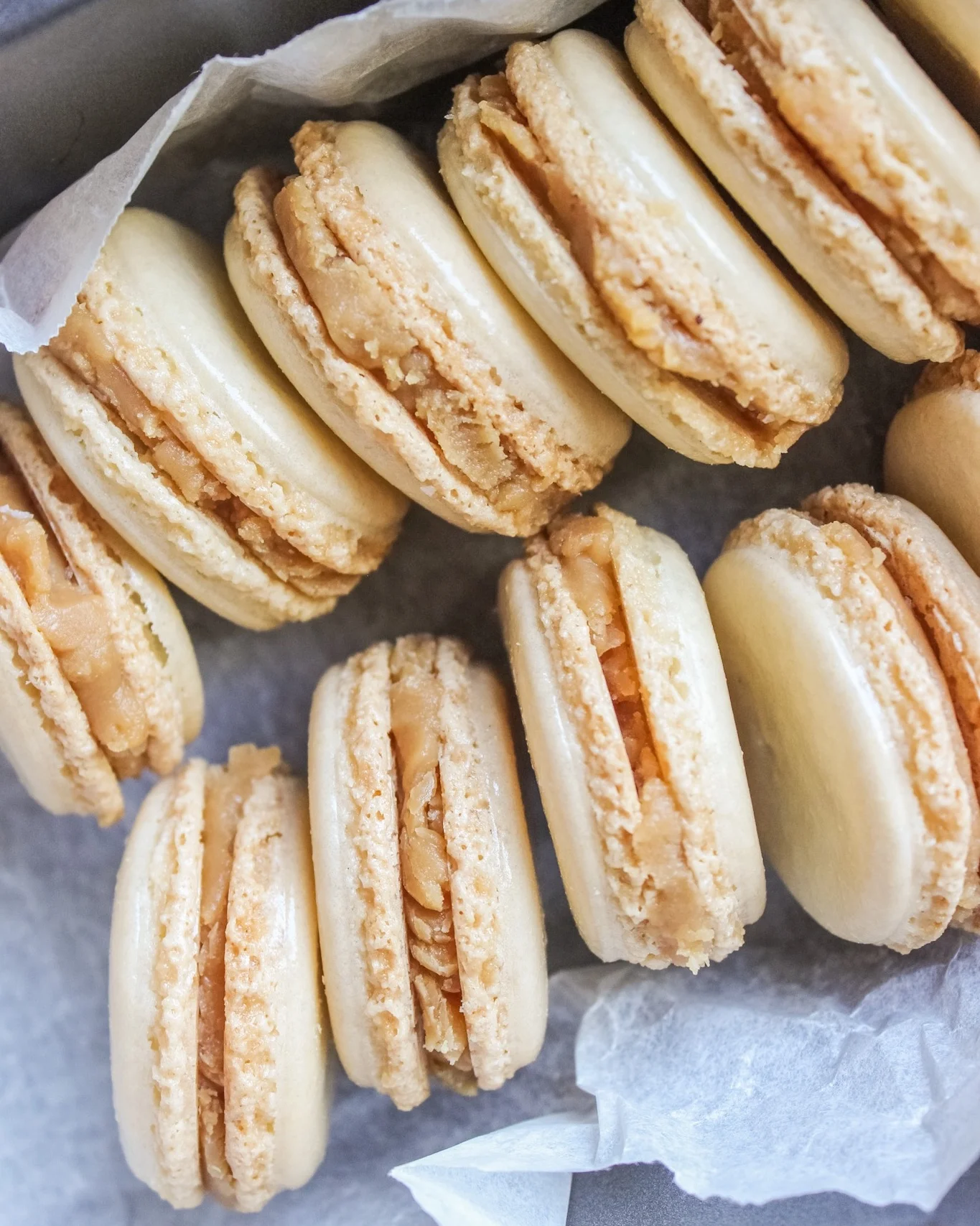 Salted Caramel Macarons - salt n sprinkles