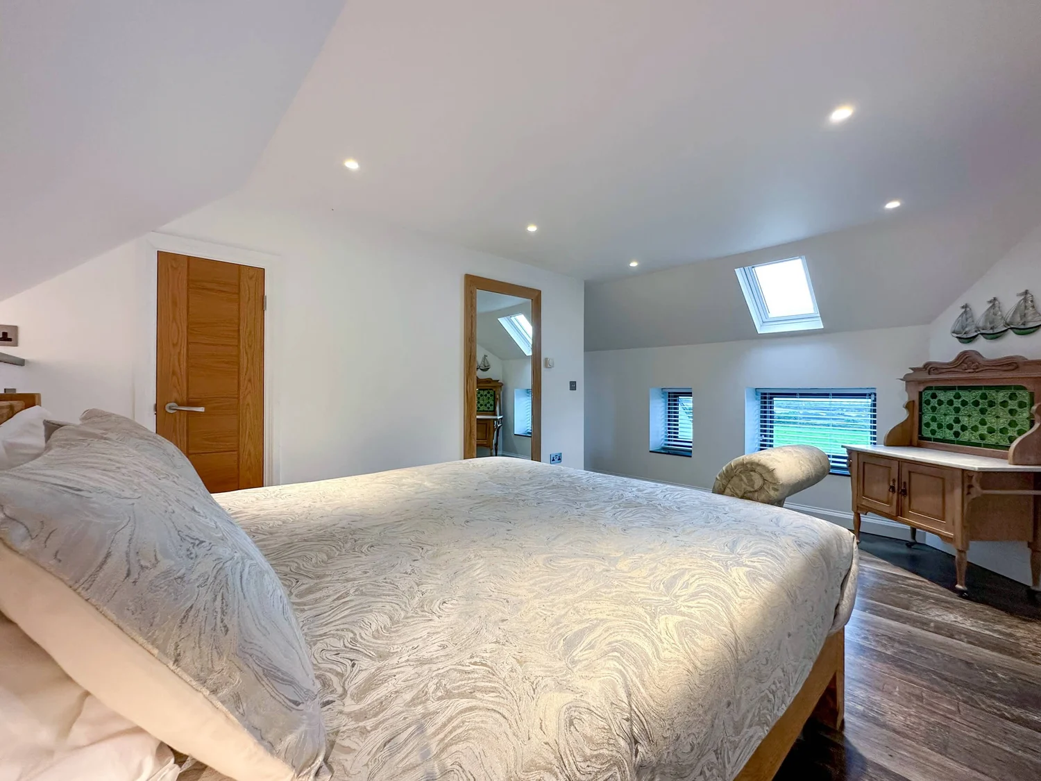 Skyfall - luxury sea view apartment Cornwall with steam room — Wooldown ...