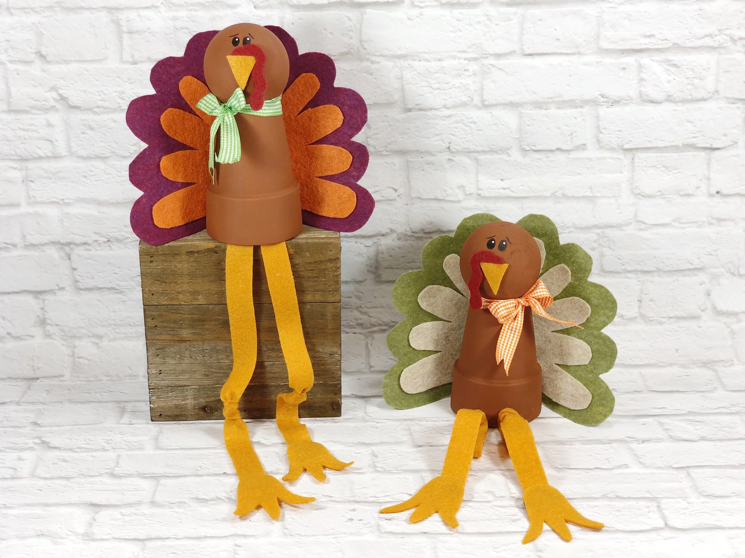 Thanksgiving Clay Pot Turkey Easy DIY Craft for Kids — xoxoerinsmith.com