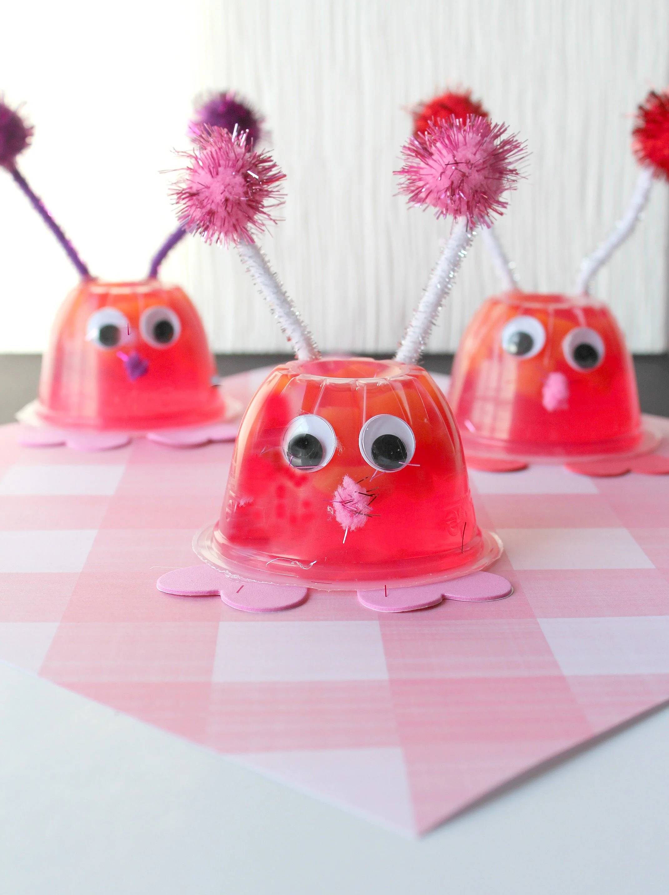 Valentine's Day Love Bug Craft for Kids — xoxoerinsmith.com