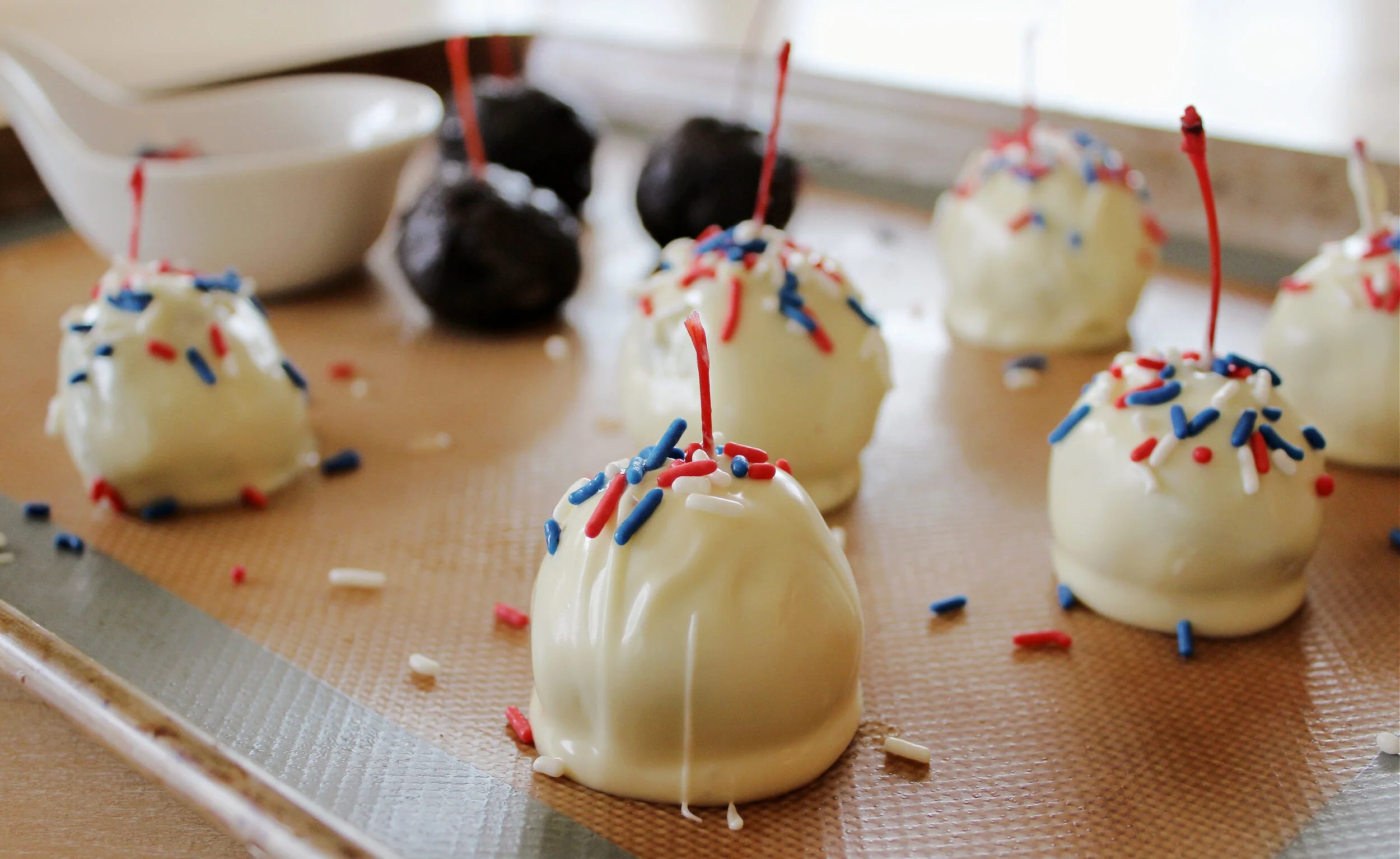 Easy No Bake Cherry 4th of July Dessert Cake Bomb Recipe ...
