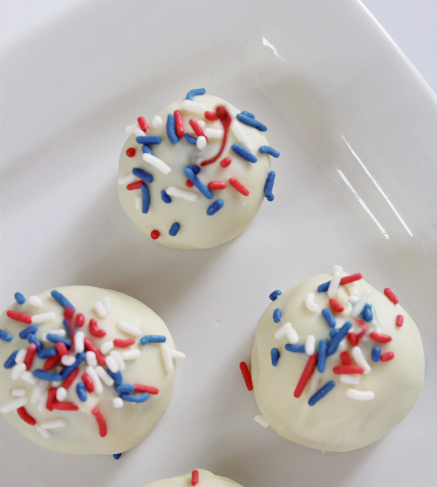Easy No Bake Cherry 4th of July Dessert Cake Bomb Recipe — xoxoerinsmith.com