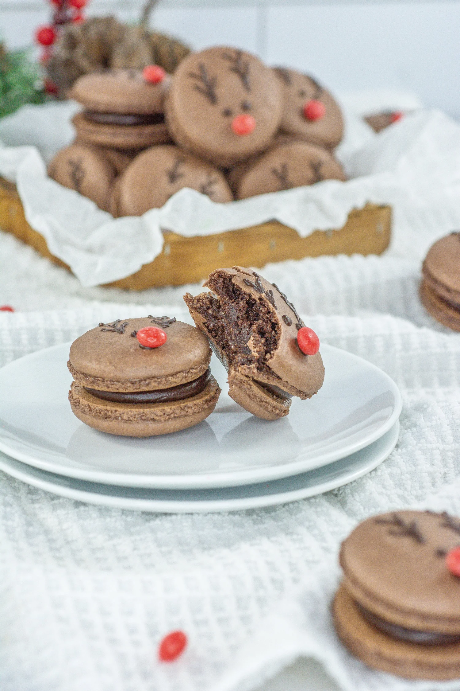 Reindeer French Macarons Christmas Recipe - Must Try! — xoxoerinsmith.com