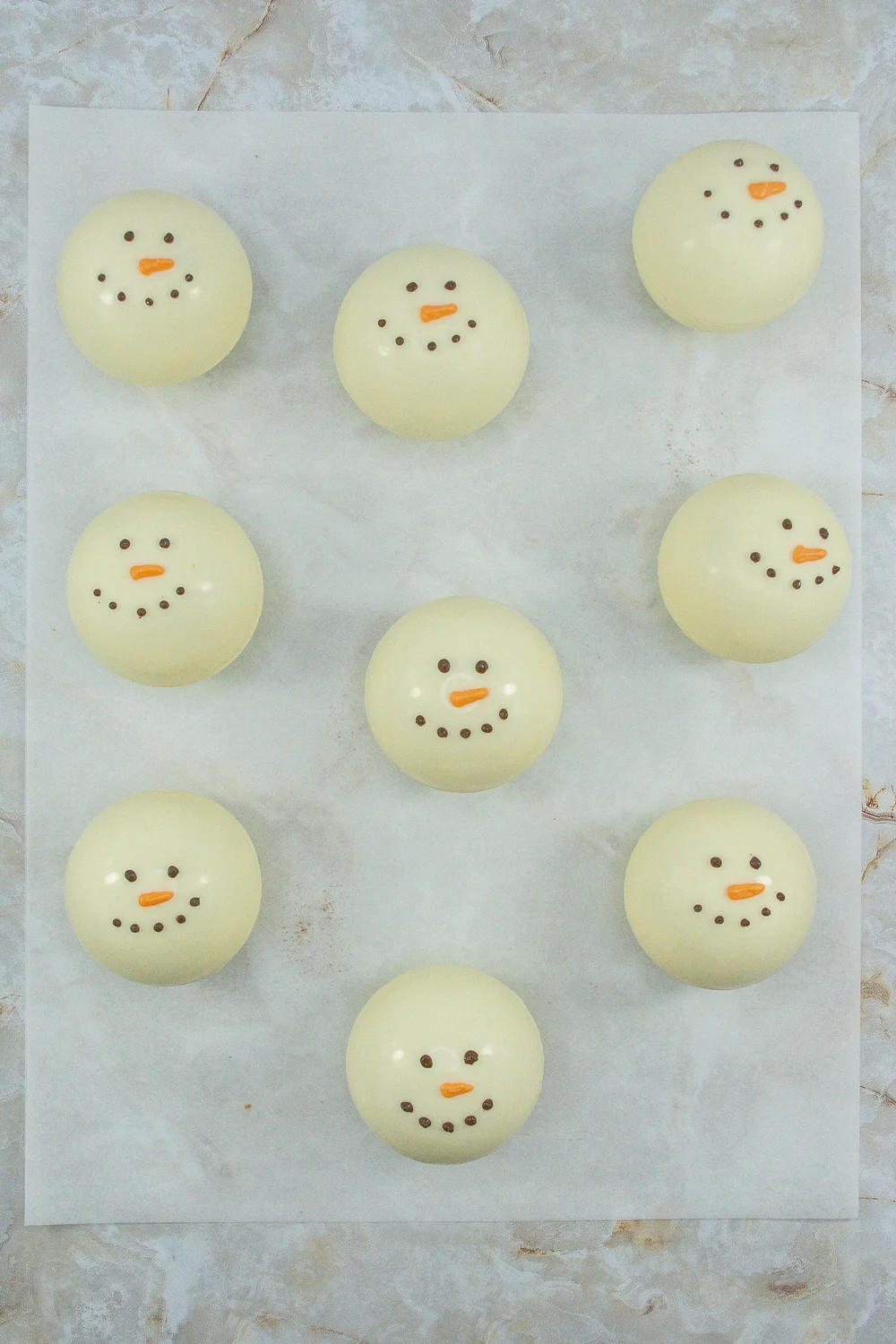 Melting Snowman Hot Chocolate Bombs Easy Winter Recipe — xoxoerinsmith.com