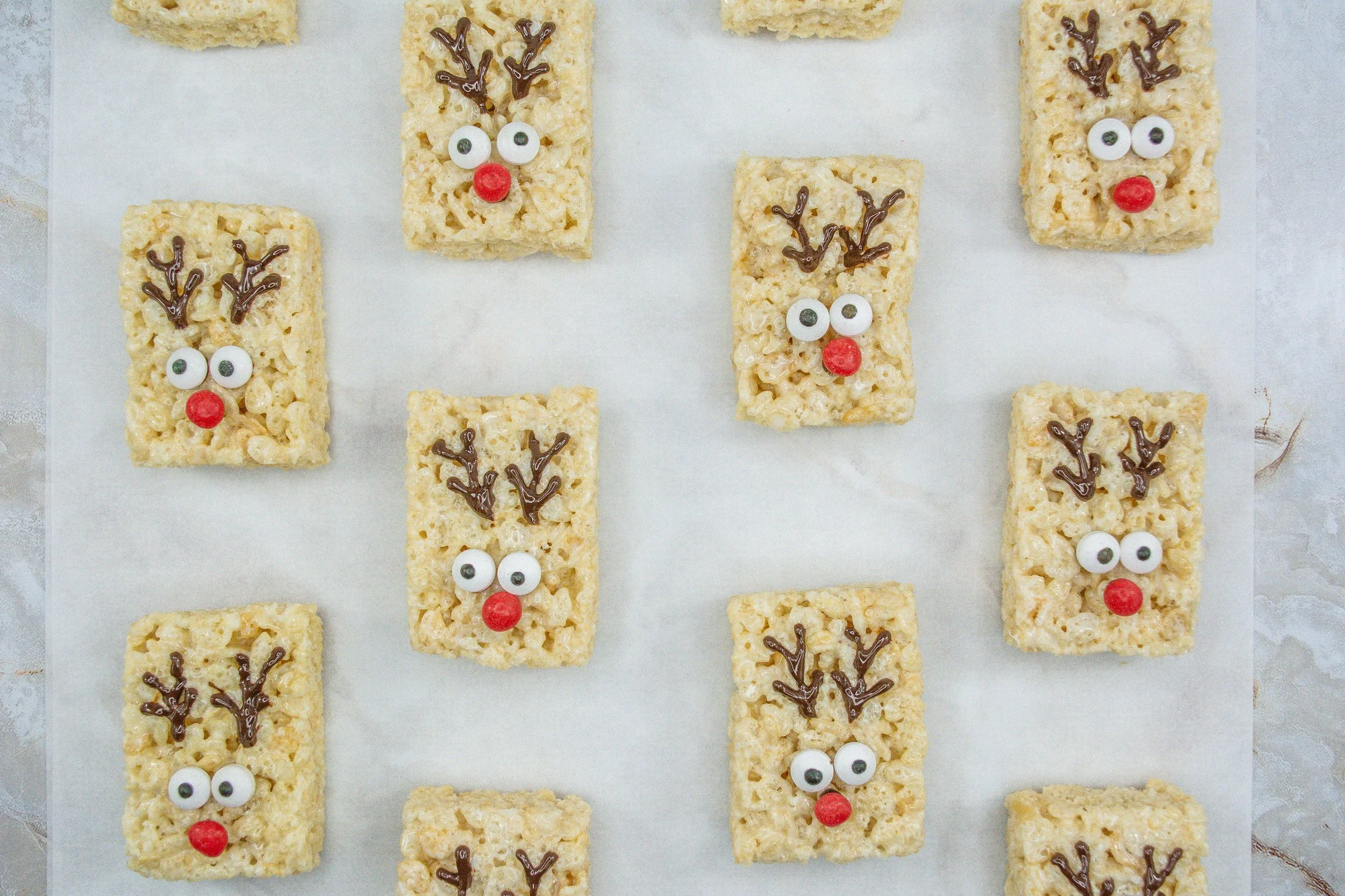 Easy Reindeer Rice Krispie Treats Christmas Recipe — xoxoerinsmith.com