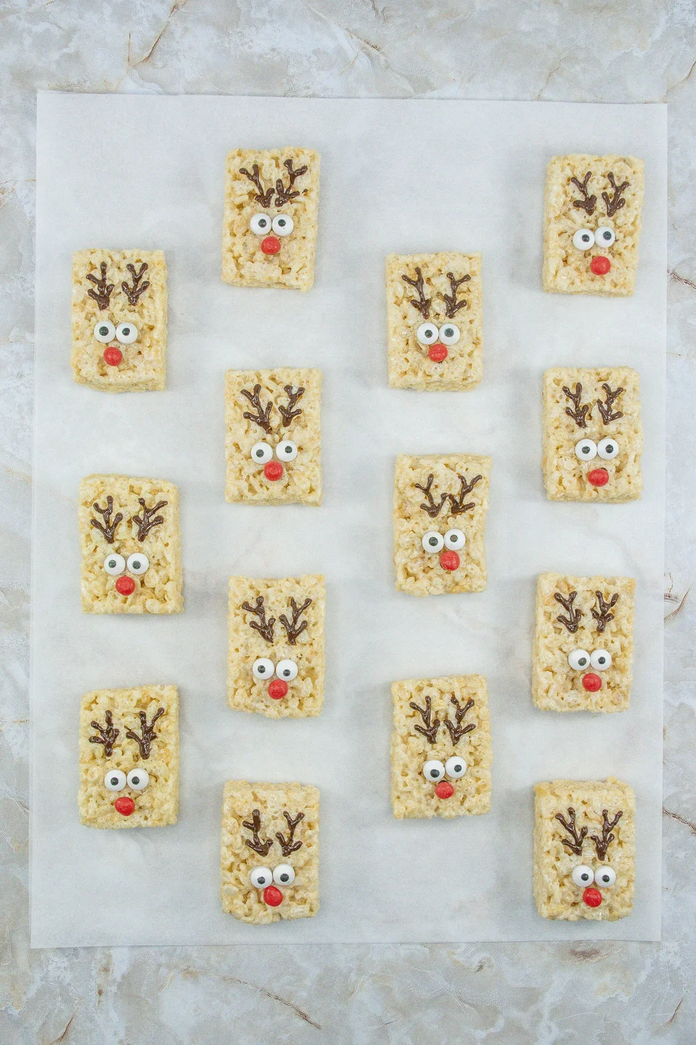Easy Reindeer Rice Krispie Treats Christmas Recipe — xoxoerinsmith.com