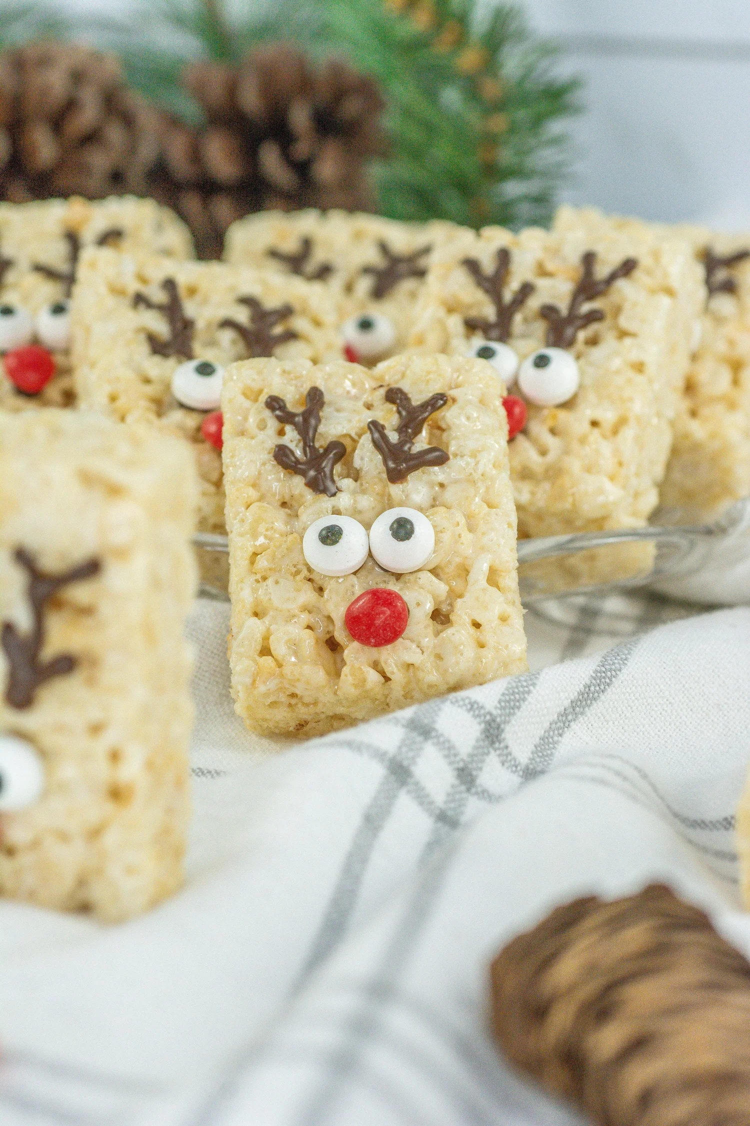 Easy Reindeer Rice Krispie Treats Christmas Recipe — xoxoerinsmith.com