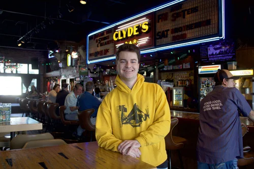 Hi-Fi Clyde's Chattanooga — Monen Family Restaurant Group