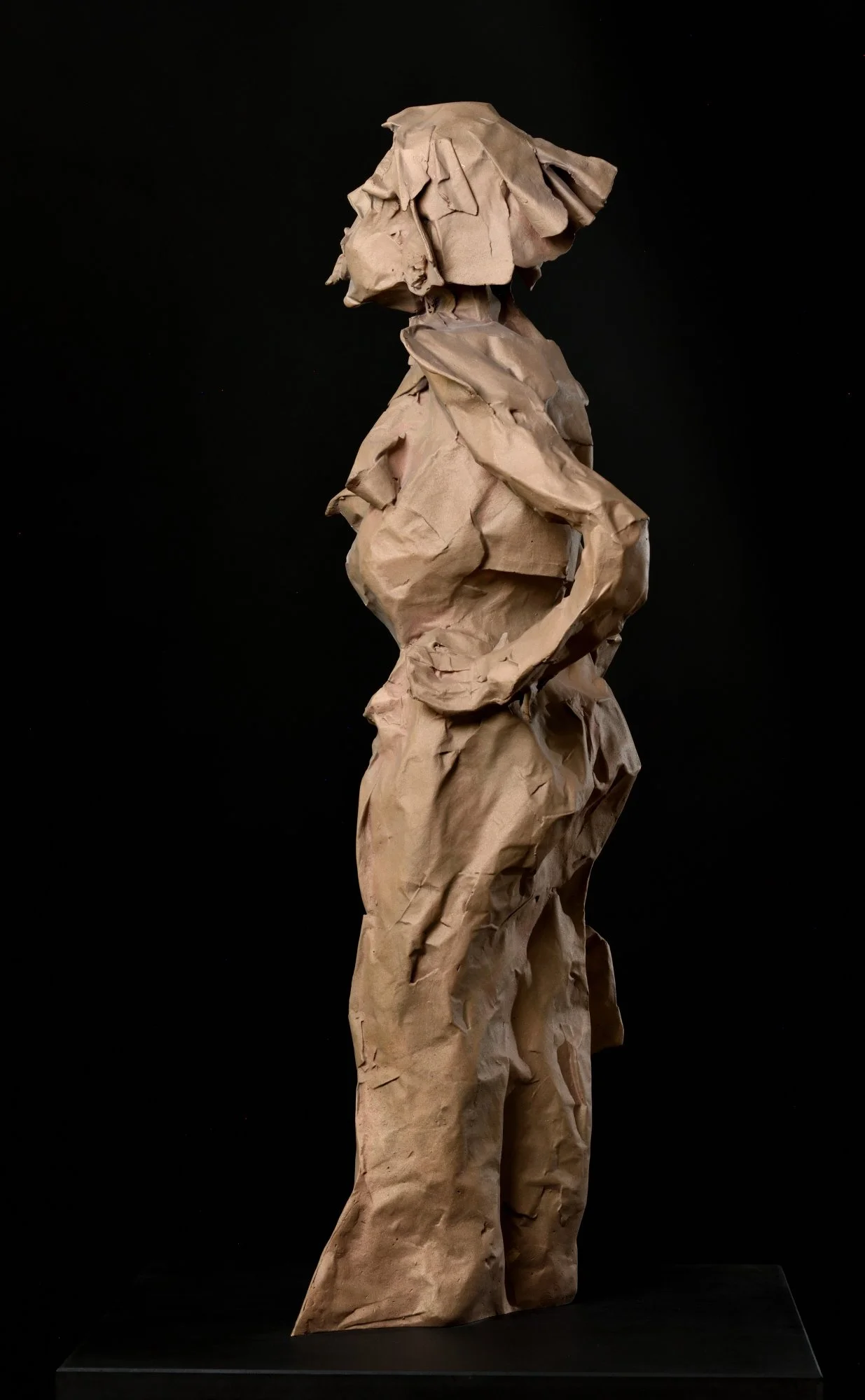 Je m'en fous — Dr. Gindi - Sculptor