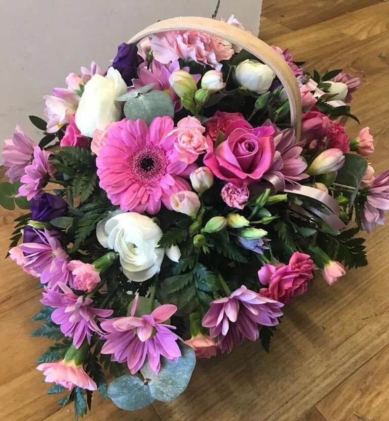 Independent, Bristol florist, offering flowers and floral arrangements ...