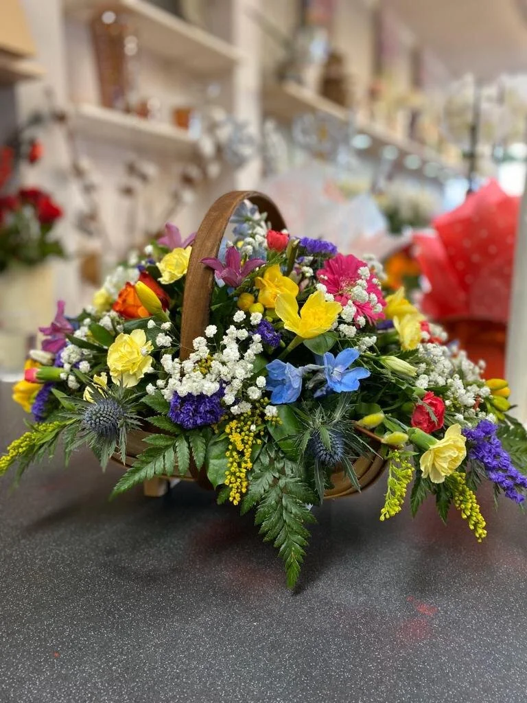 Independent, Bristol florist, offering flowers and floral arrangements ...