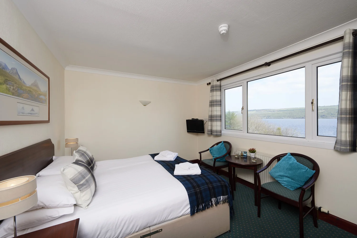 Loch View Double/Twin Rooms | Loch Ness Clansman Hotel