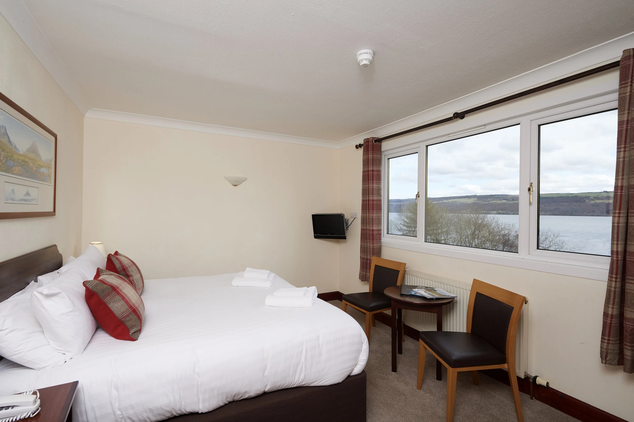 Loch View Double/Twin Rooms | Loch Ness Clansman Hotel