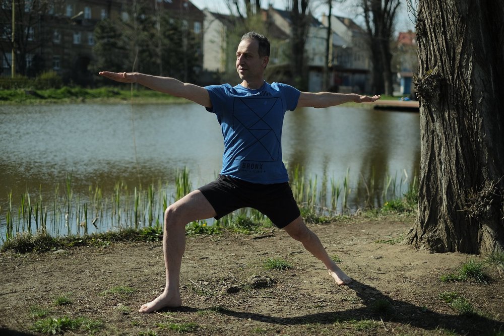 12 Essential Yoga Poses for Soccer ( Football ) Players — Hakan Yoga