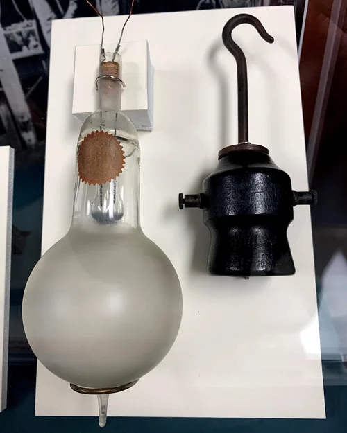 Exhibits & Sights — Thomas Edison Center at Menlo Park