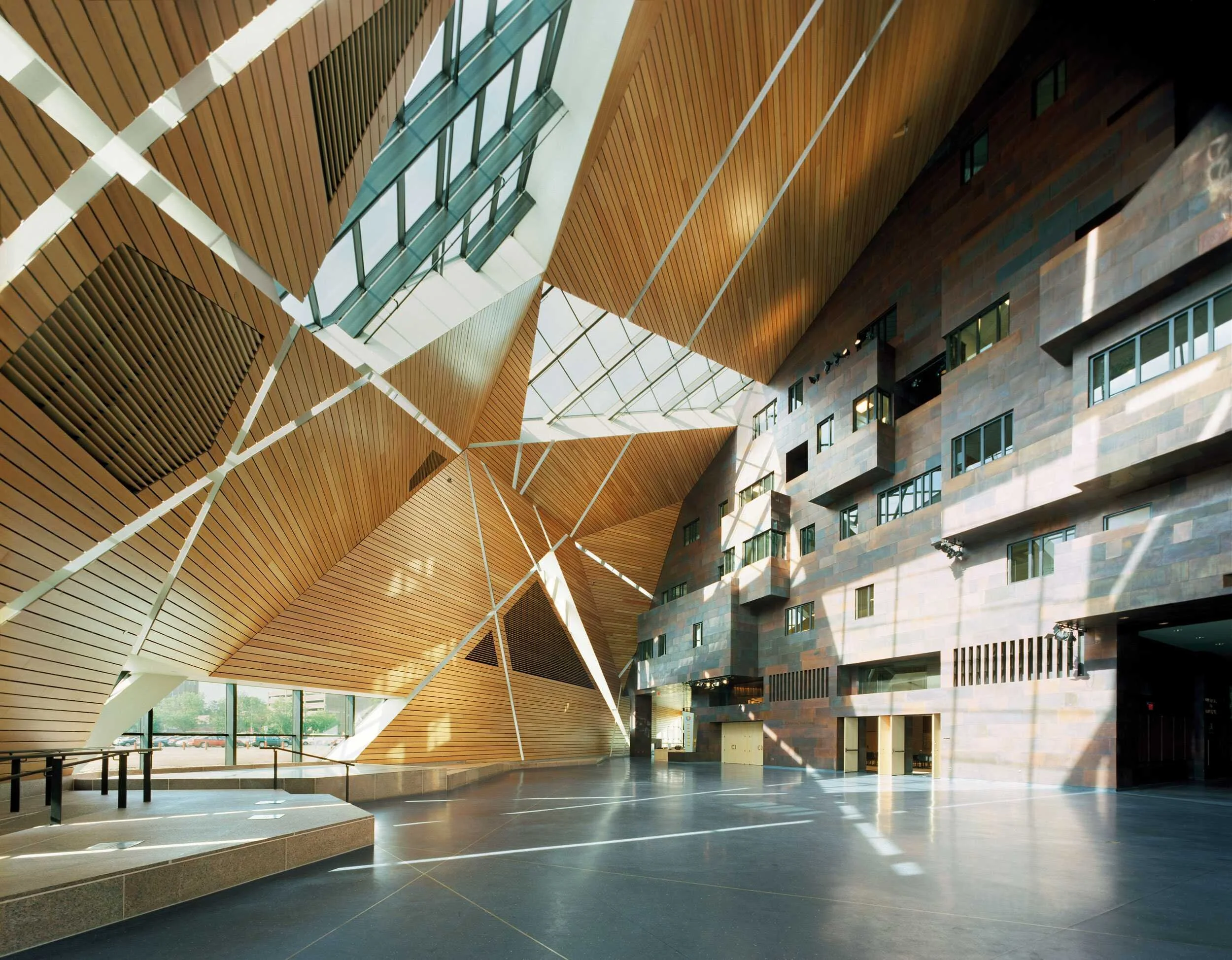 Gateway Center & Plaza — Modus News