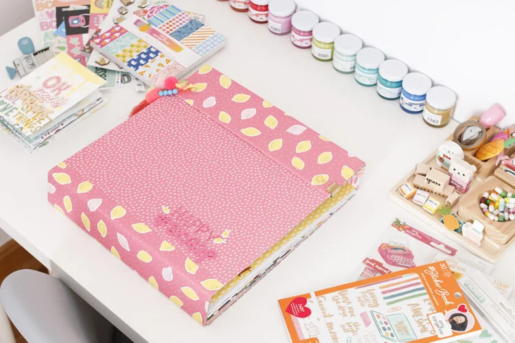 Design Team: Violeta's Folder Scrapbook — Amy Tangerine