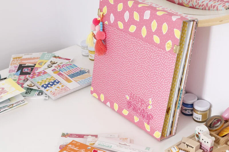 Design Team: Violeta's Folder Scrapbook — Amy Tangerine