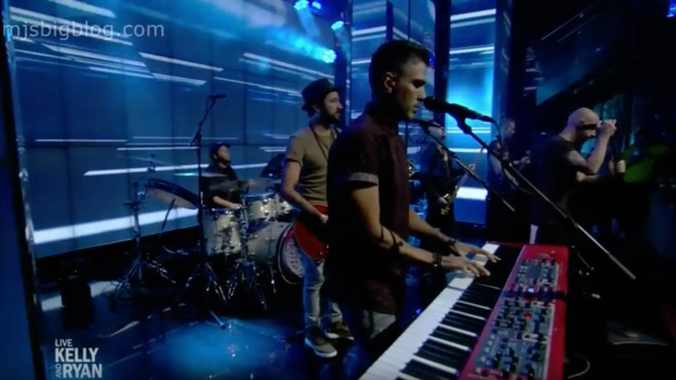 Elvio Fernandes — Roc Star Academy