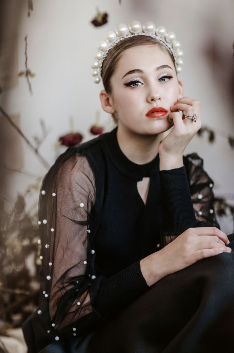 The impact of makeup on emotions and self-confidence: Understanding the ...
