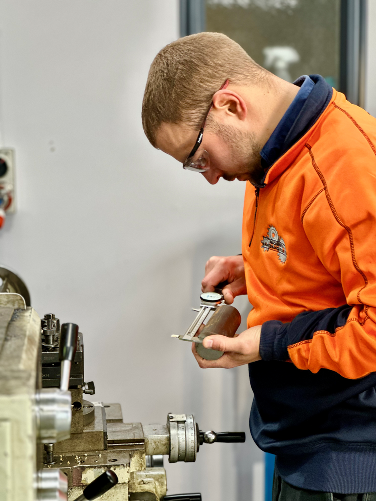 About Us — MACHINERY MAINTENANCE PLUS LTD