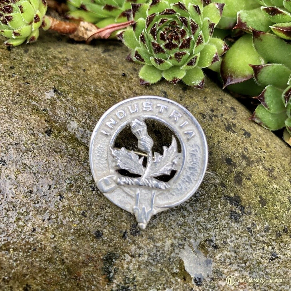 Vintage & Antique Scottish Clan Badge-The House of Labhran
