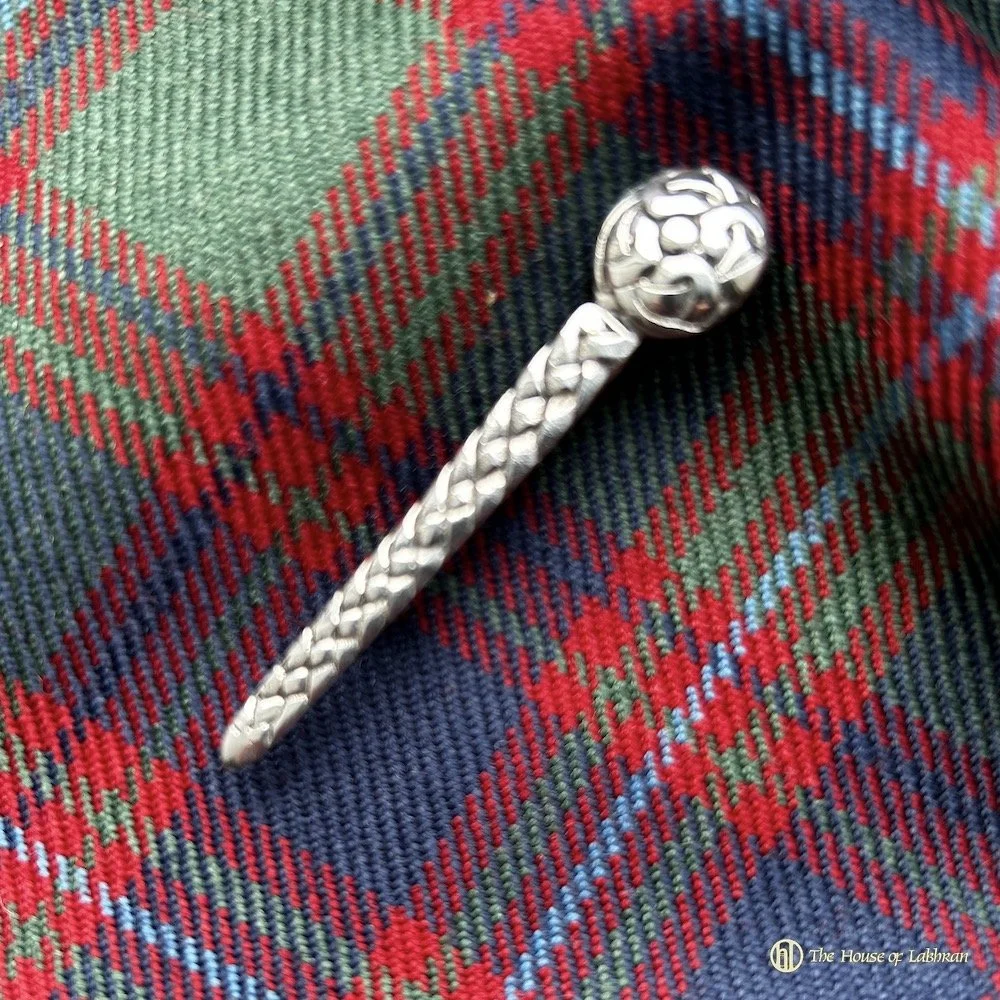 Experts in Scottish Highland Wear & Vintage Kilt Accessories