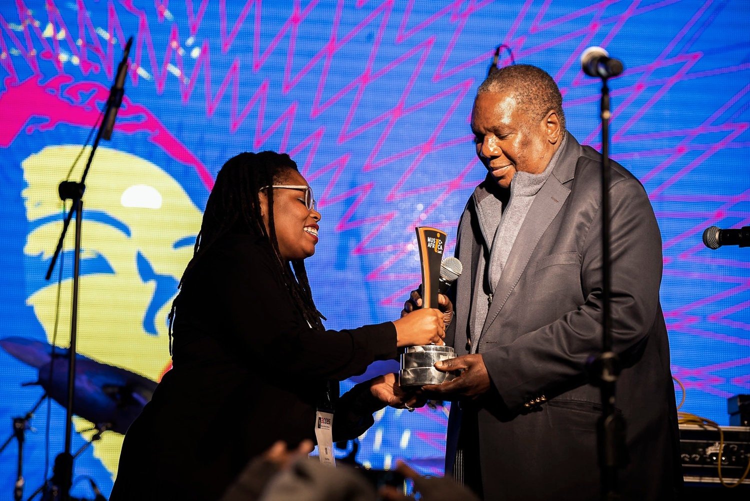 NEWS — VUSI MAHLASELA