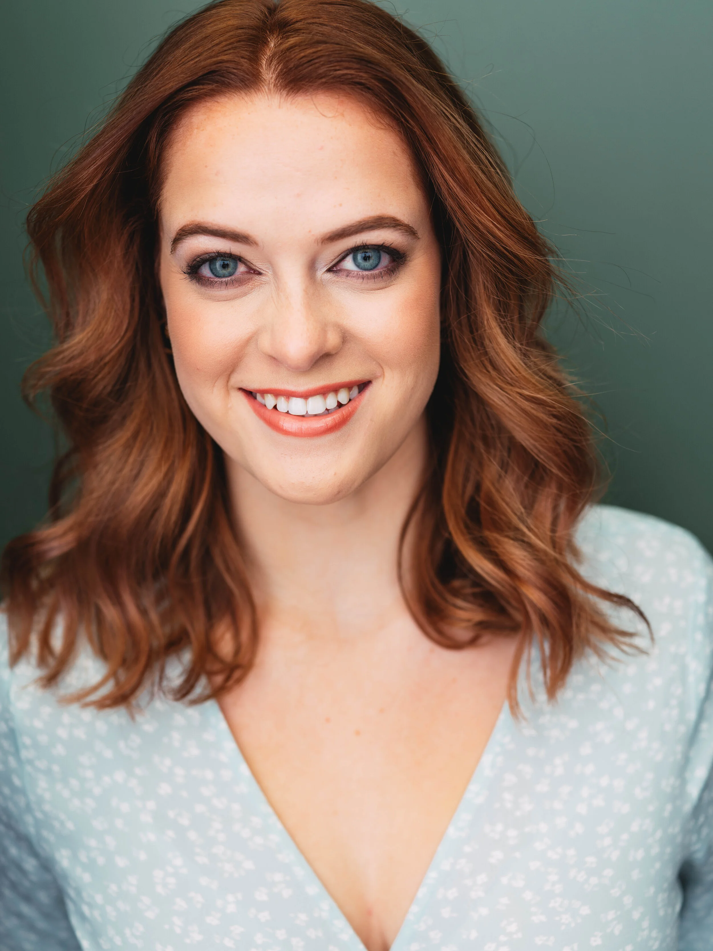 Headshots/Resume — Felicity Jemo