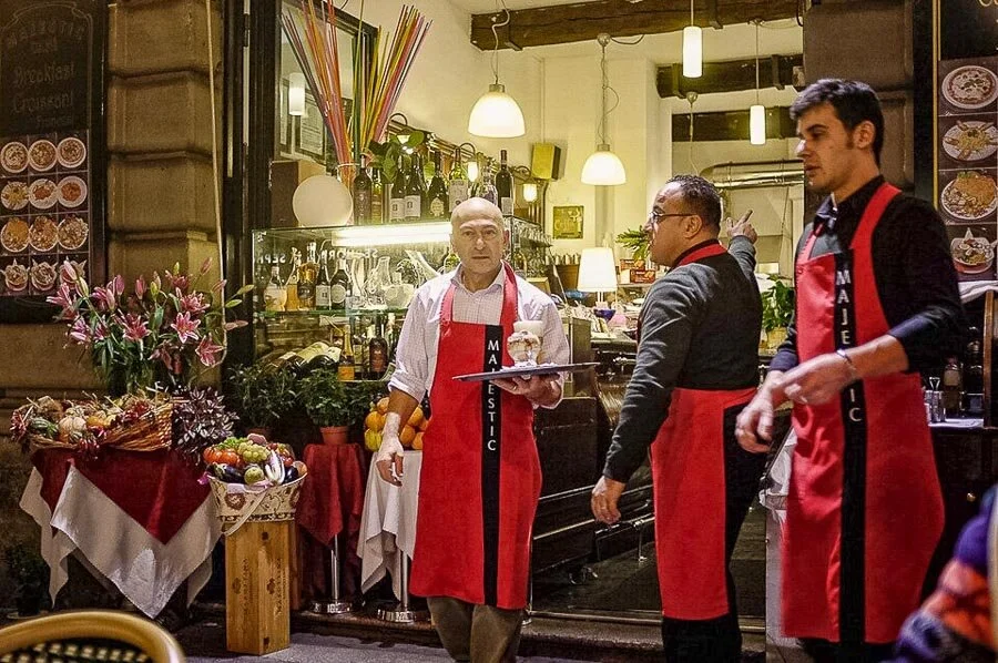 The Essential Italian Food Phrases For Ordering Food and Wine in ...