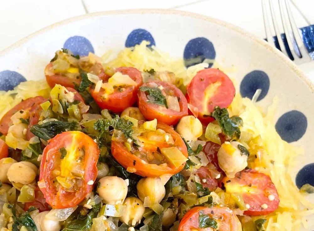 Simple Chickpea Vegetarian Cacciatore — Cynthia Sass