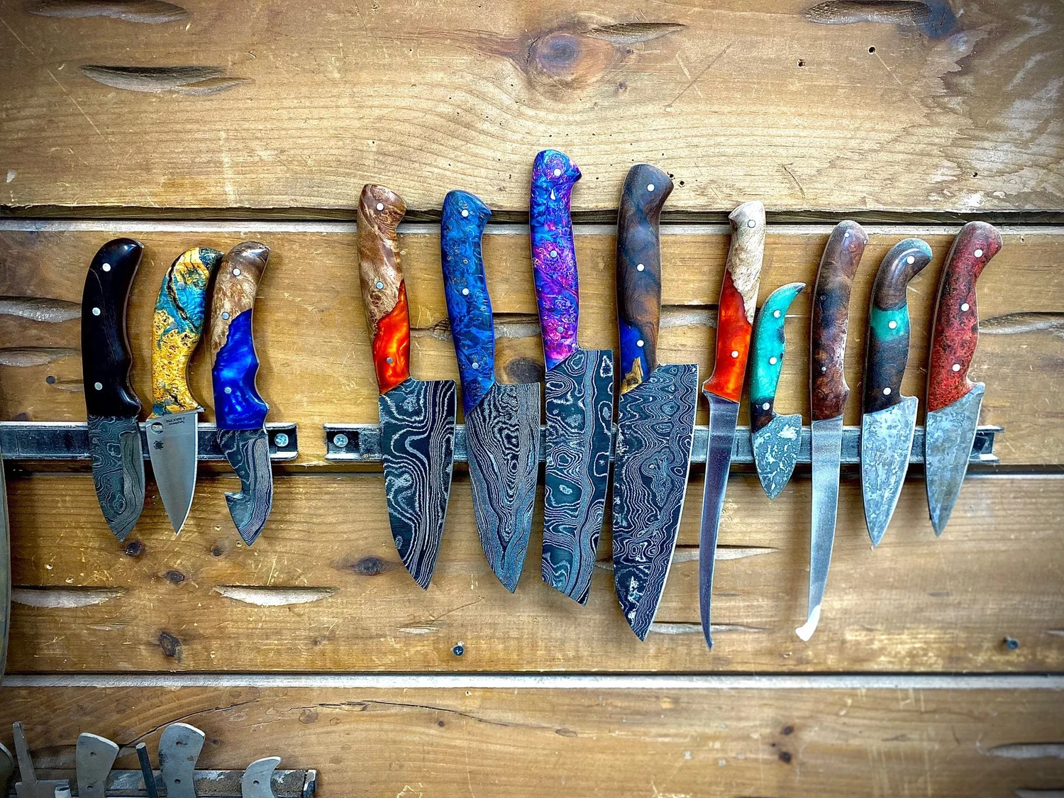 Hand Crafts Knives & Products Made in Minnesota