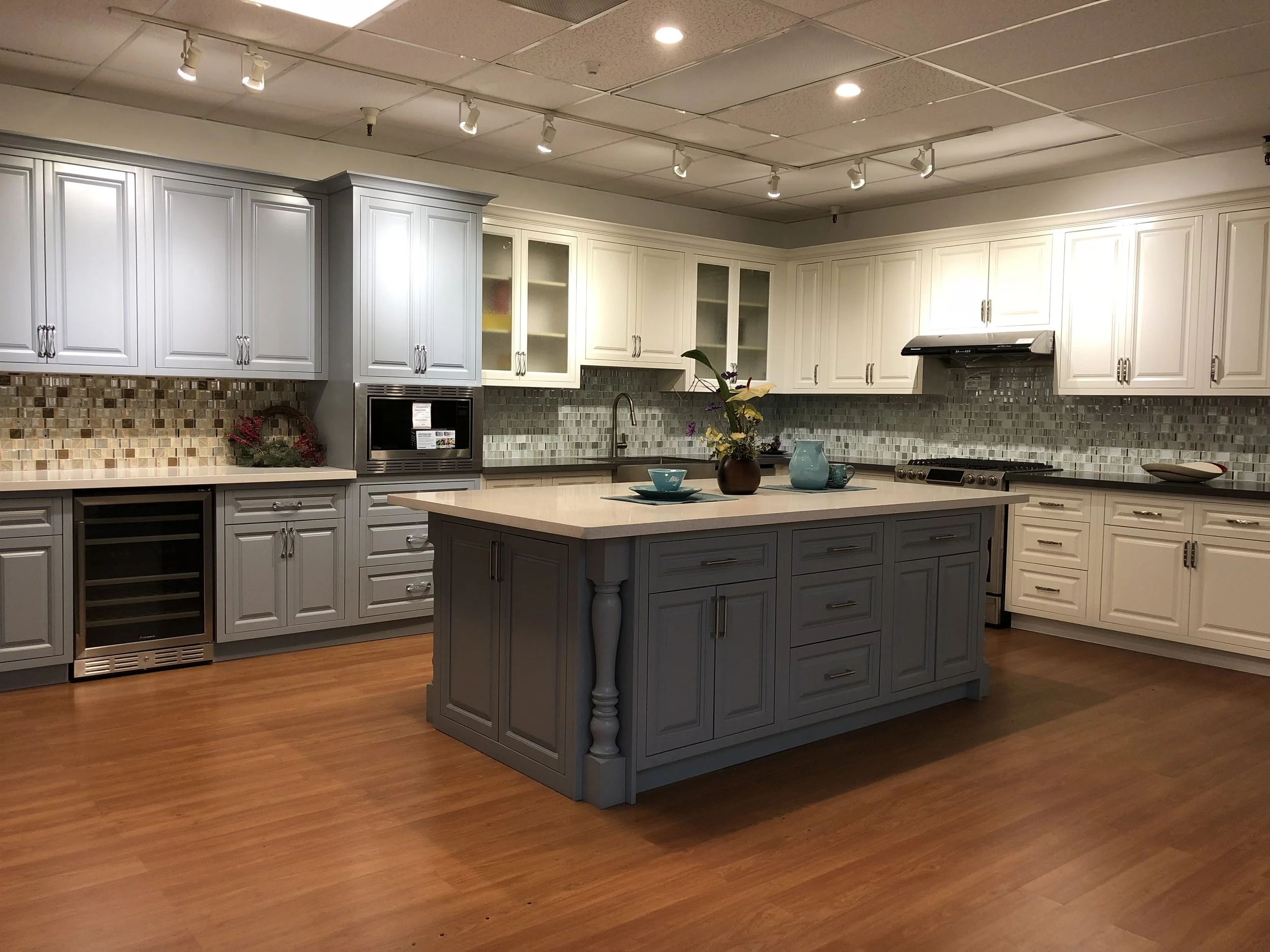 How to handle choosing cabinet handles — Dodi Custom Kitchen Cabinets