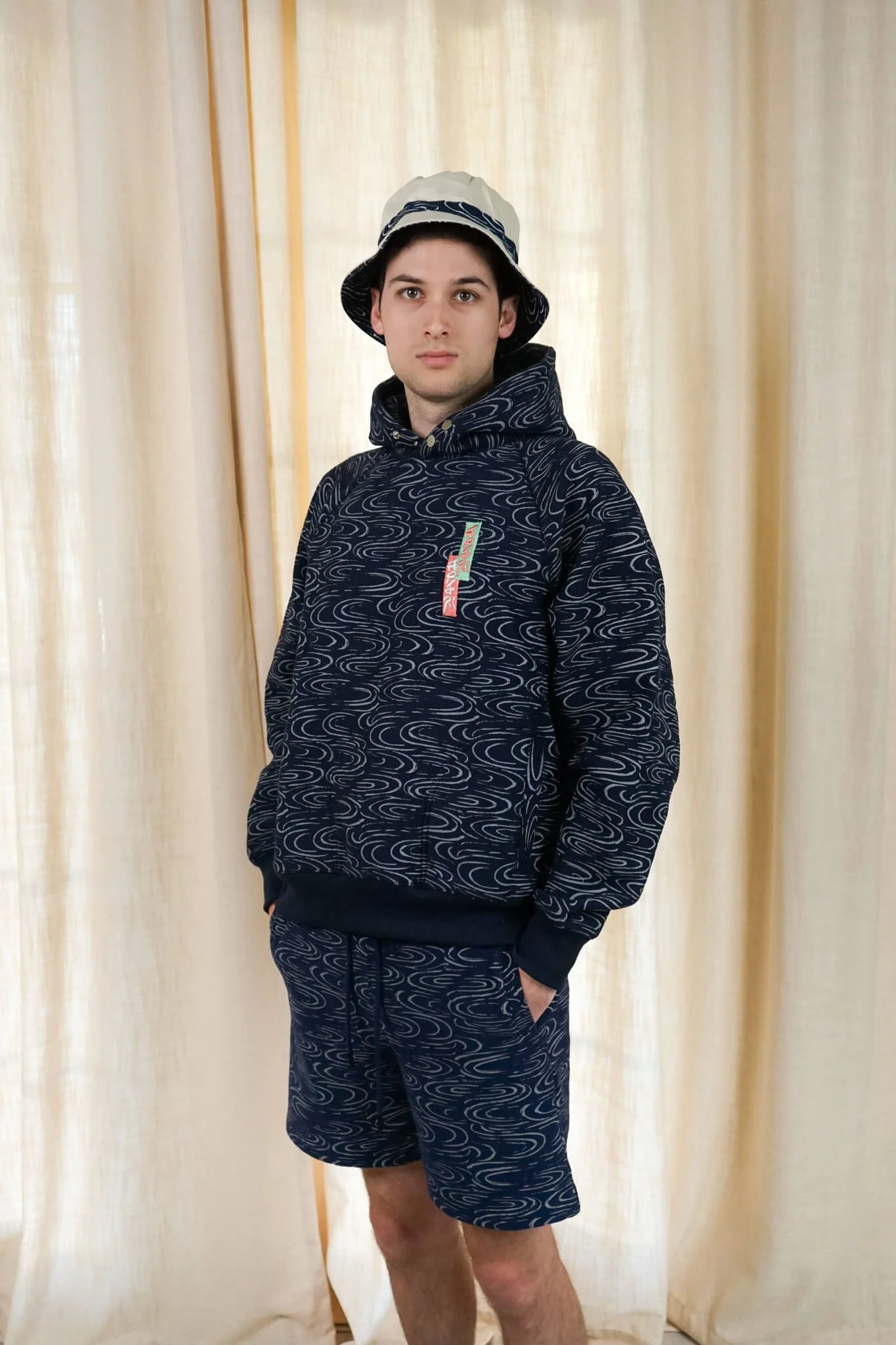 2022 Fall/Winter — apari