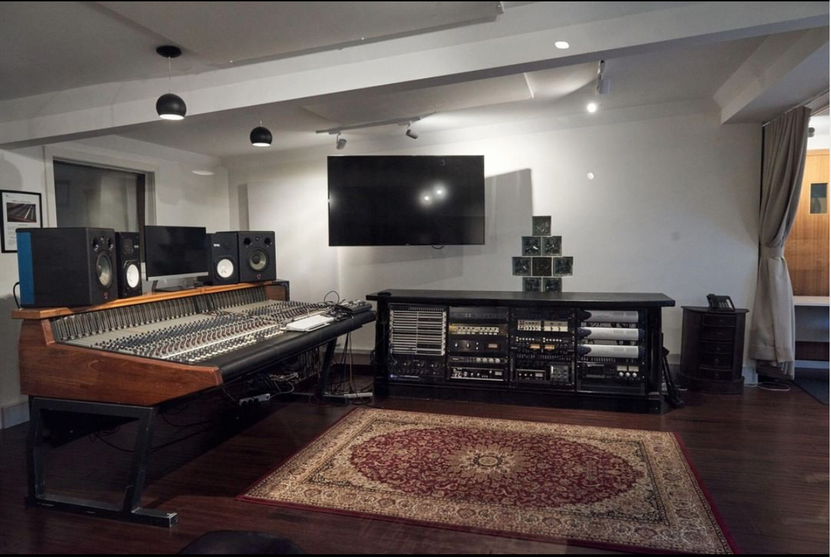 STUDIO 2 — THE GROVE STUDIOS